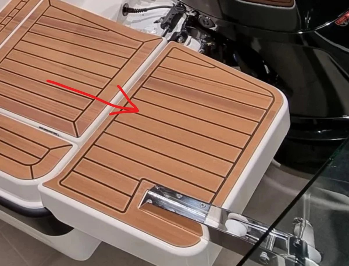 Uttern D70 Teaklaminat Babord Badeplattform